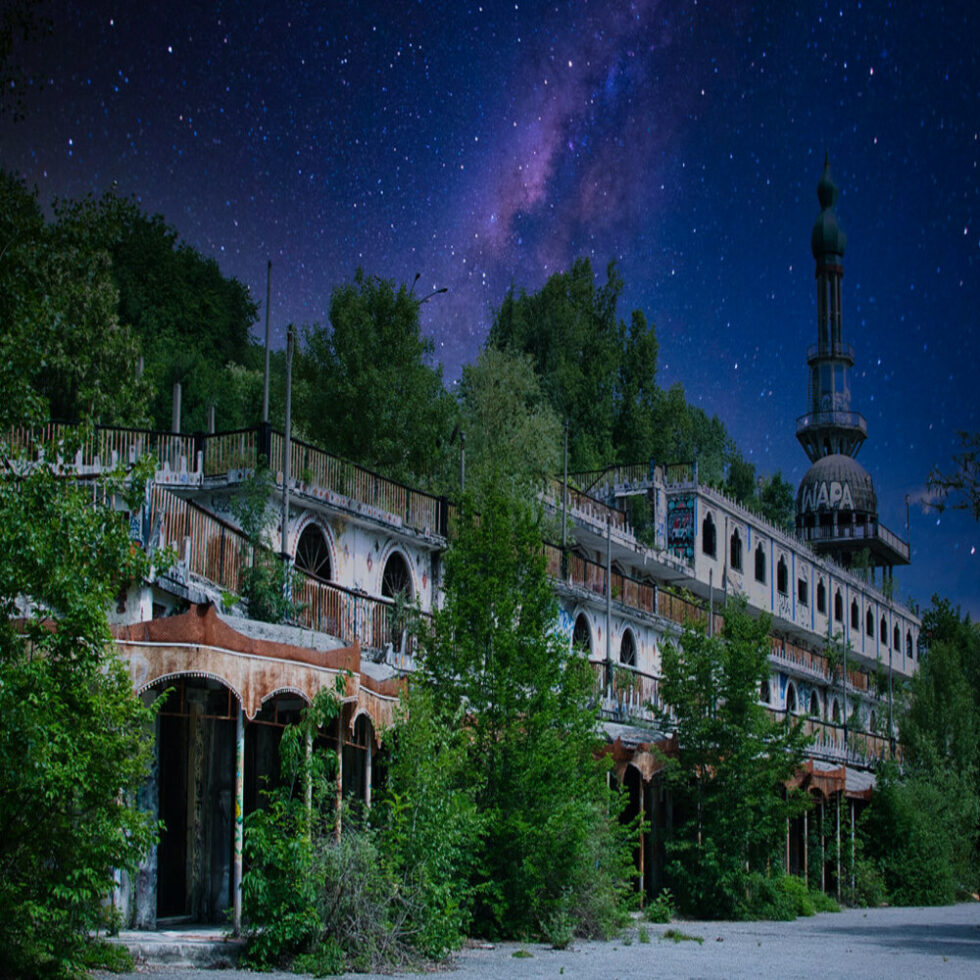Cosa vedere a Lecco? Scopri la città fantasma di Consonno